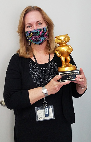 2020_Erin Bowles with Bucky | Wisconsin State Laboratory of Hygiene